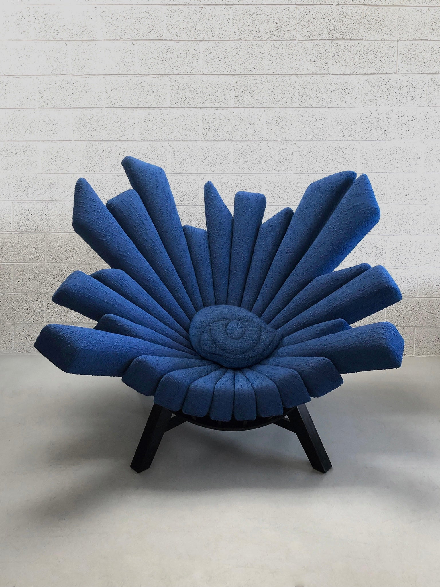 ALL-SEEING LOUNGE CHAIR – HOUSE OF ERRORS